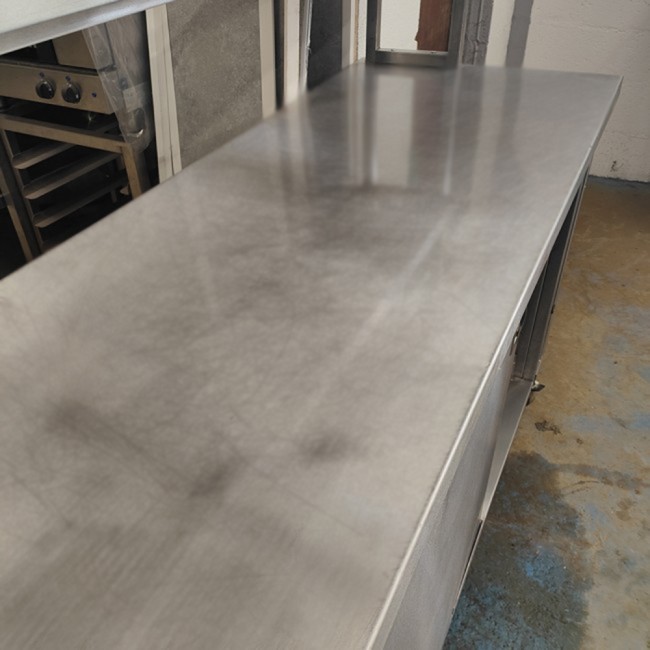 Pass though table with heated lamps - Latest Products